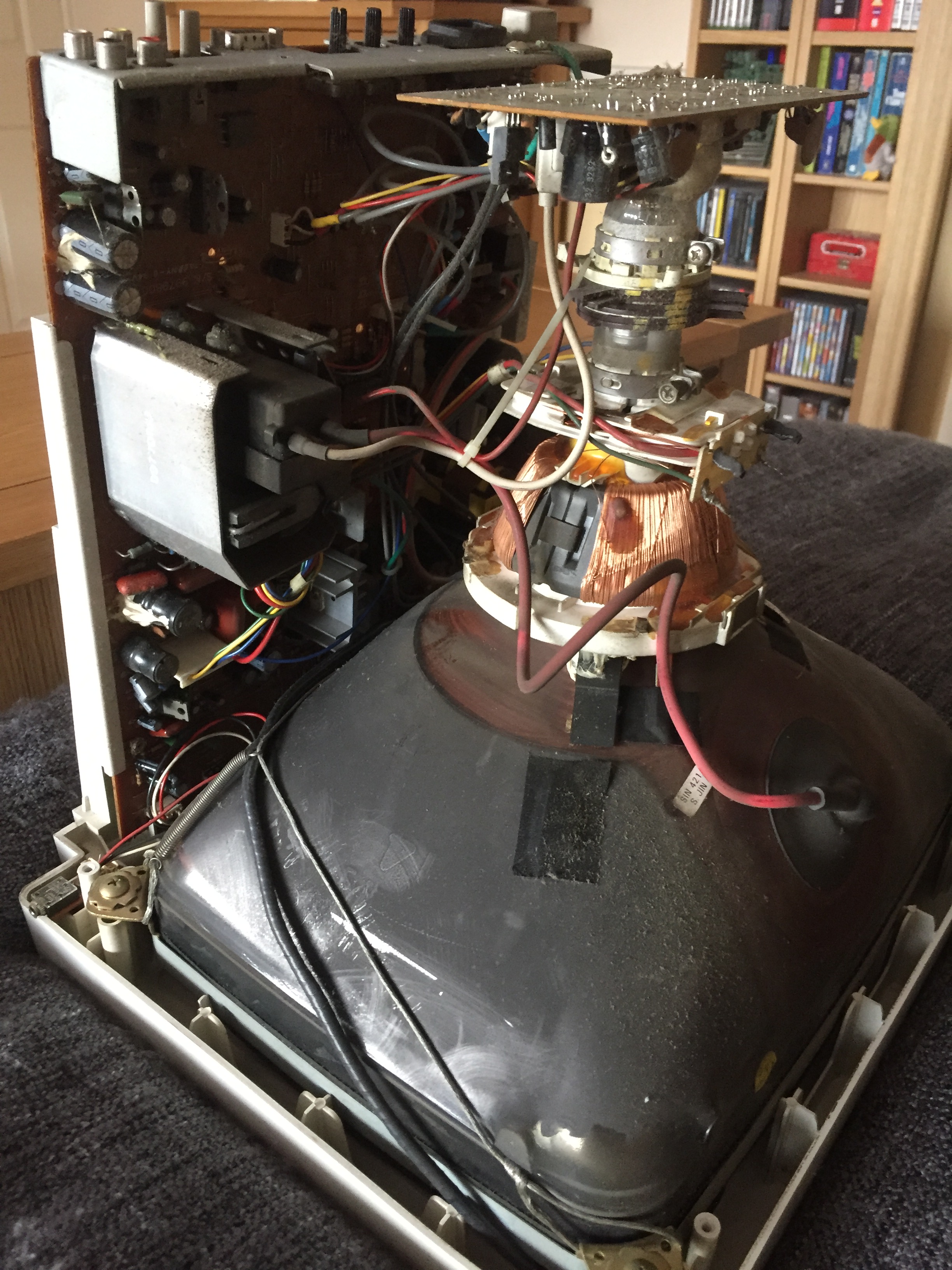 Commodore 1084S CRT Monitor Restoration – Adam's Vintage Computer ...