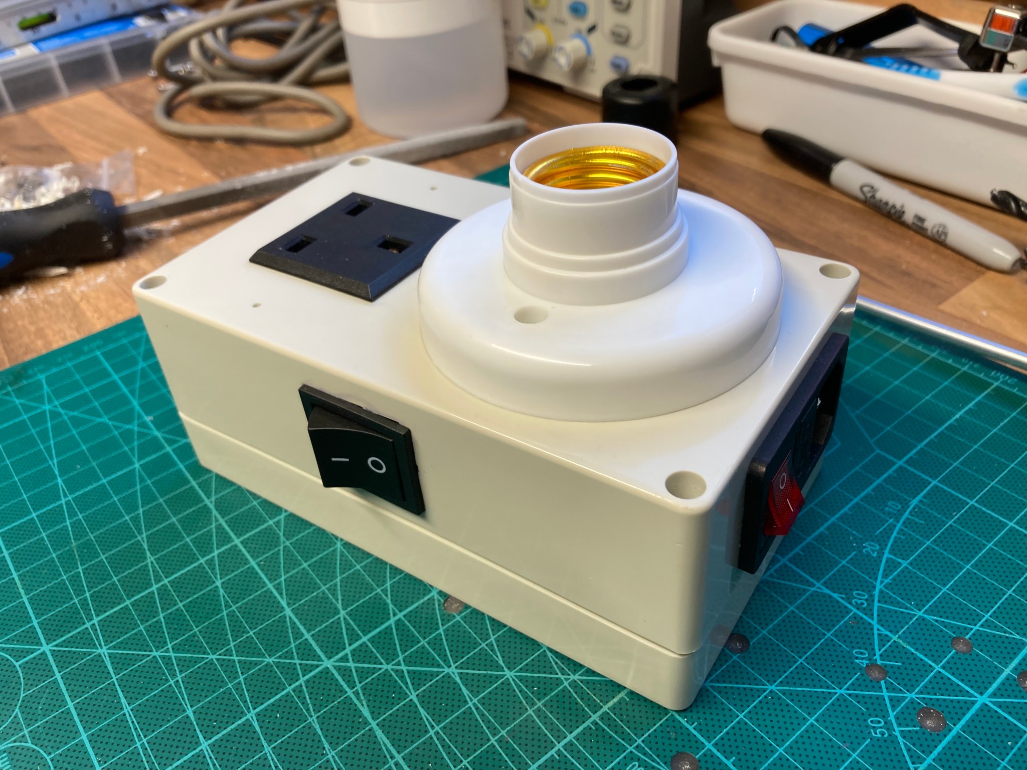 Building a Dim-Bulb Tester for Vintage Radios & TVs – Adam's Vintage ...