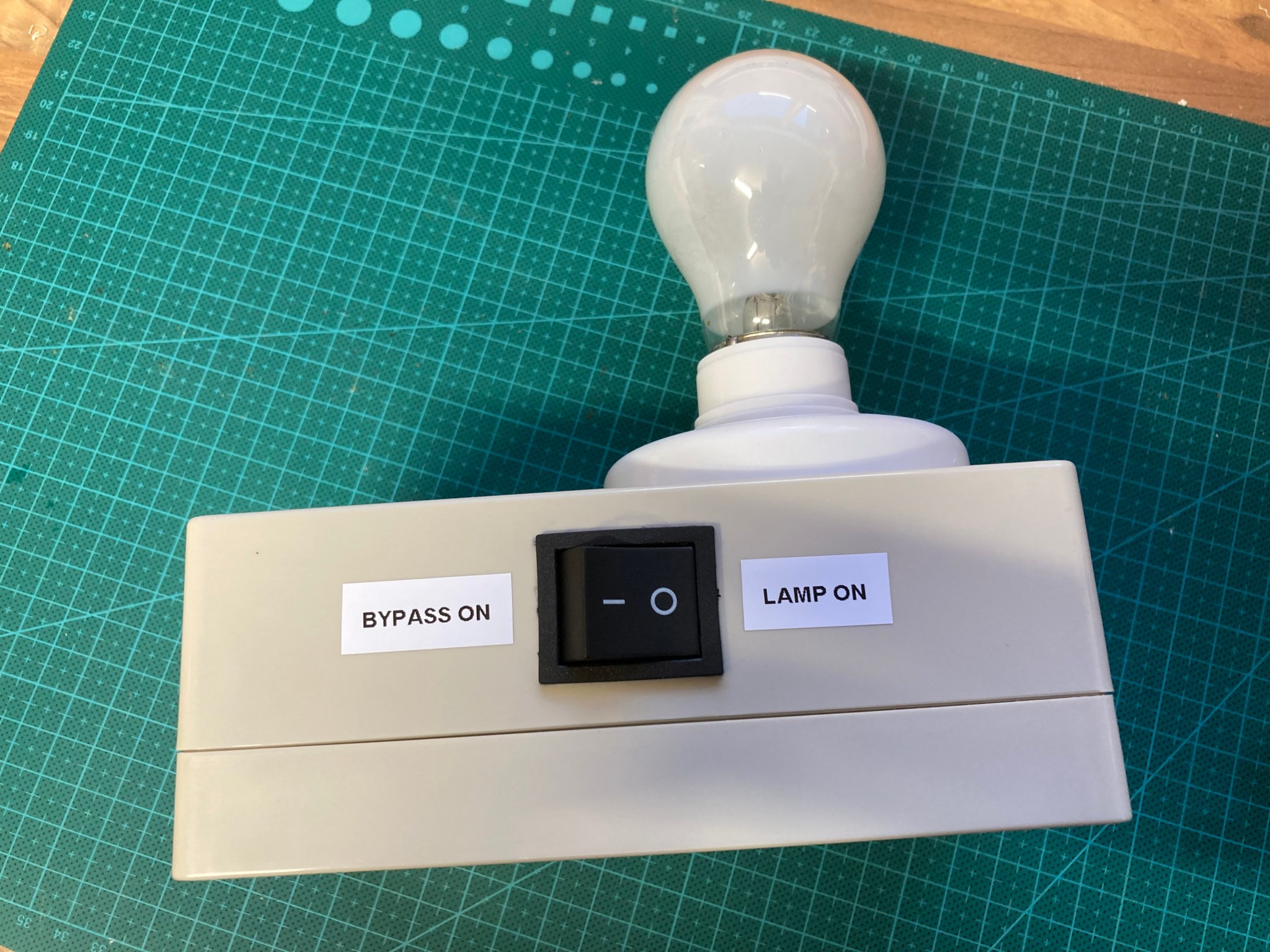 Building a Dim-Bulb Tester for Vintage Radios & TVs – Adam's Vintage ...