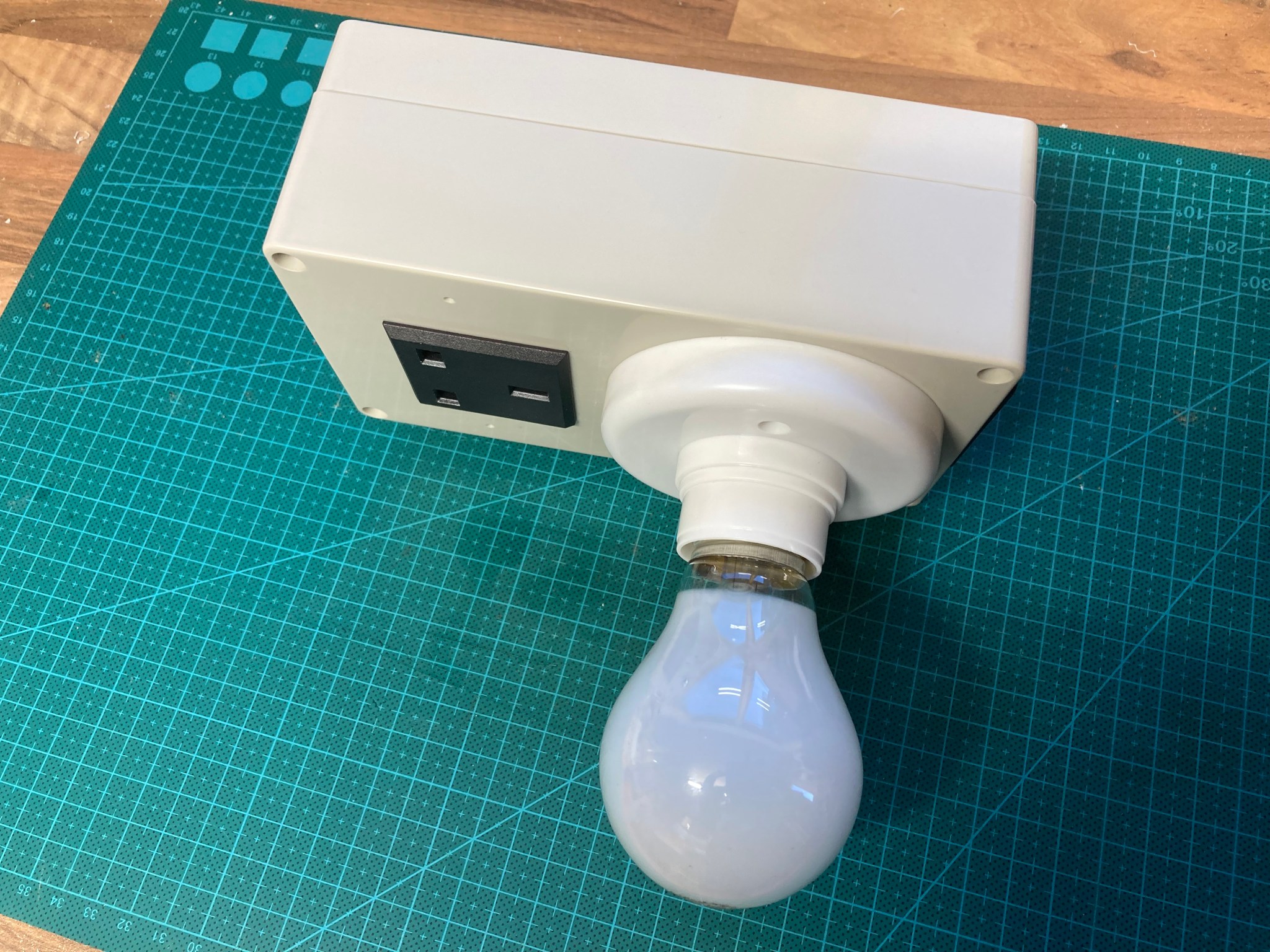 Building a Dim-Bulb Tester for Vintage Radios & TVs – Adam's Vintage ...