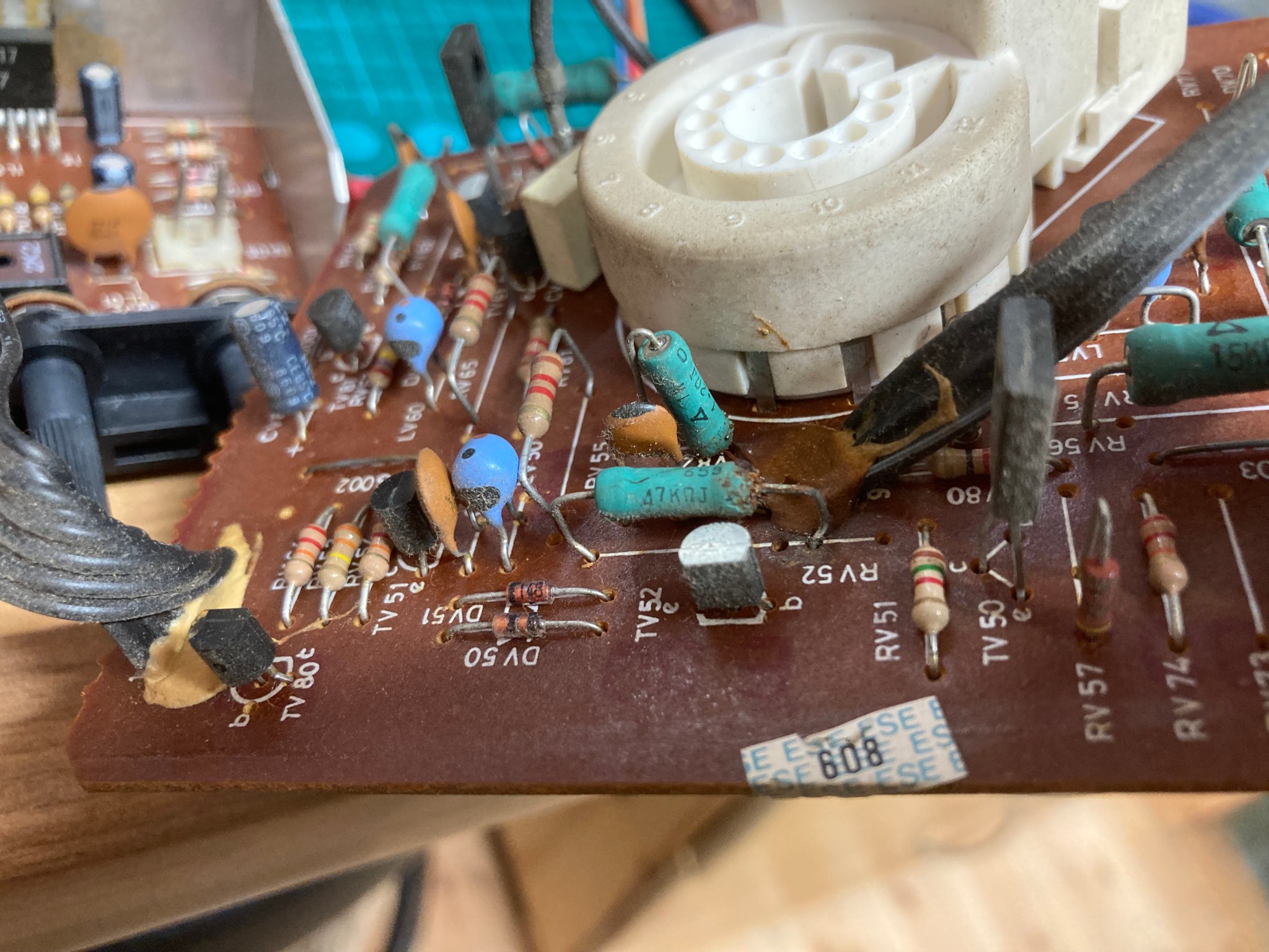 1987 Commodore 1901 CRT Monitor Repair, Modification, & Restoration ...