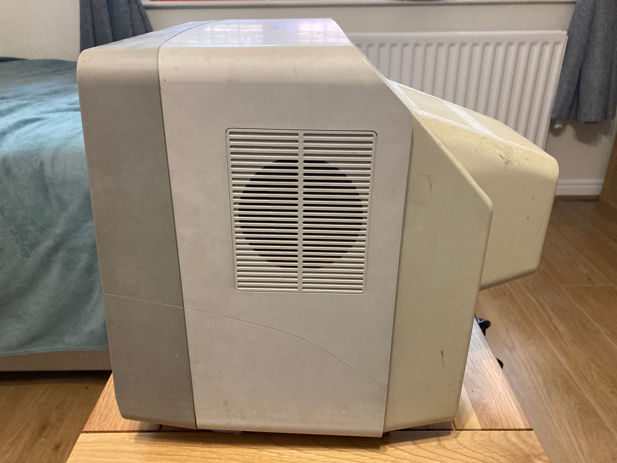 1987 Commodore 1901 CRT Monitor Repair, Modification, & Restoration ...