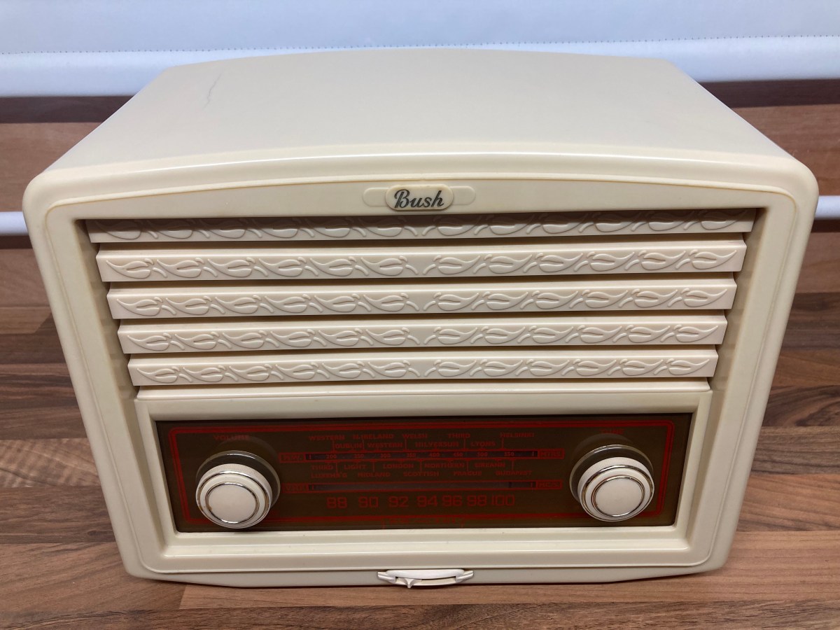 1956 Bush VHF90 Vacuum Tube Radio Restoration – Adam's Vintage Computer ...